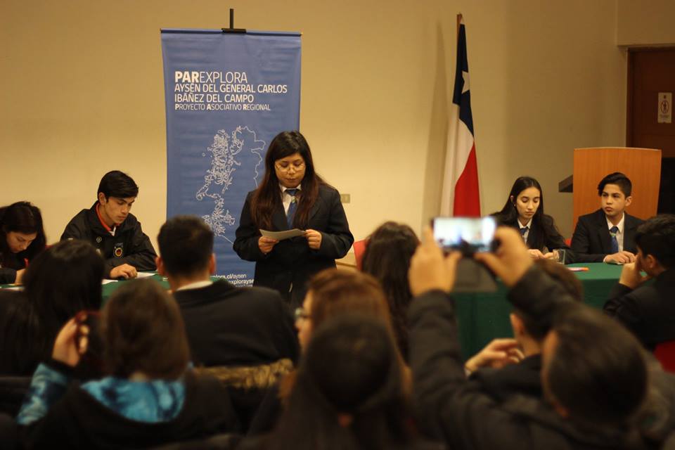 Estudiantes de la Región enfrentaron puntos de vista en Torneo de ...