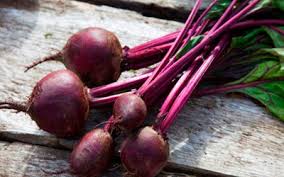 ¿Por qué al comer betarraga se nos pinta la lengua y nuestra orina se ...