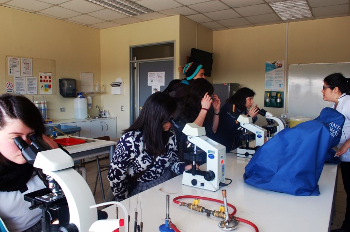 Cerca de 2400 estudiantes visitaron laboratorios científicos de la ...
